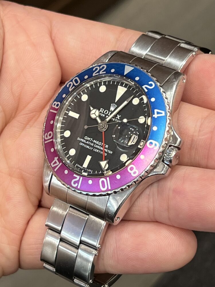 鮮やかなフクシャベゼル ｜ ロレックス【Q-Snap】